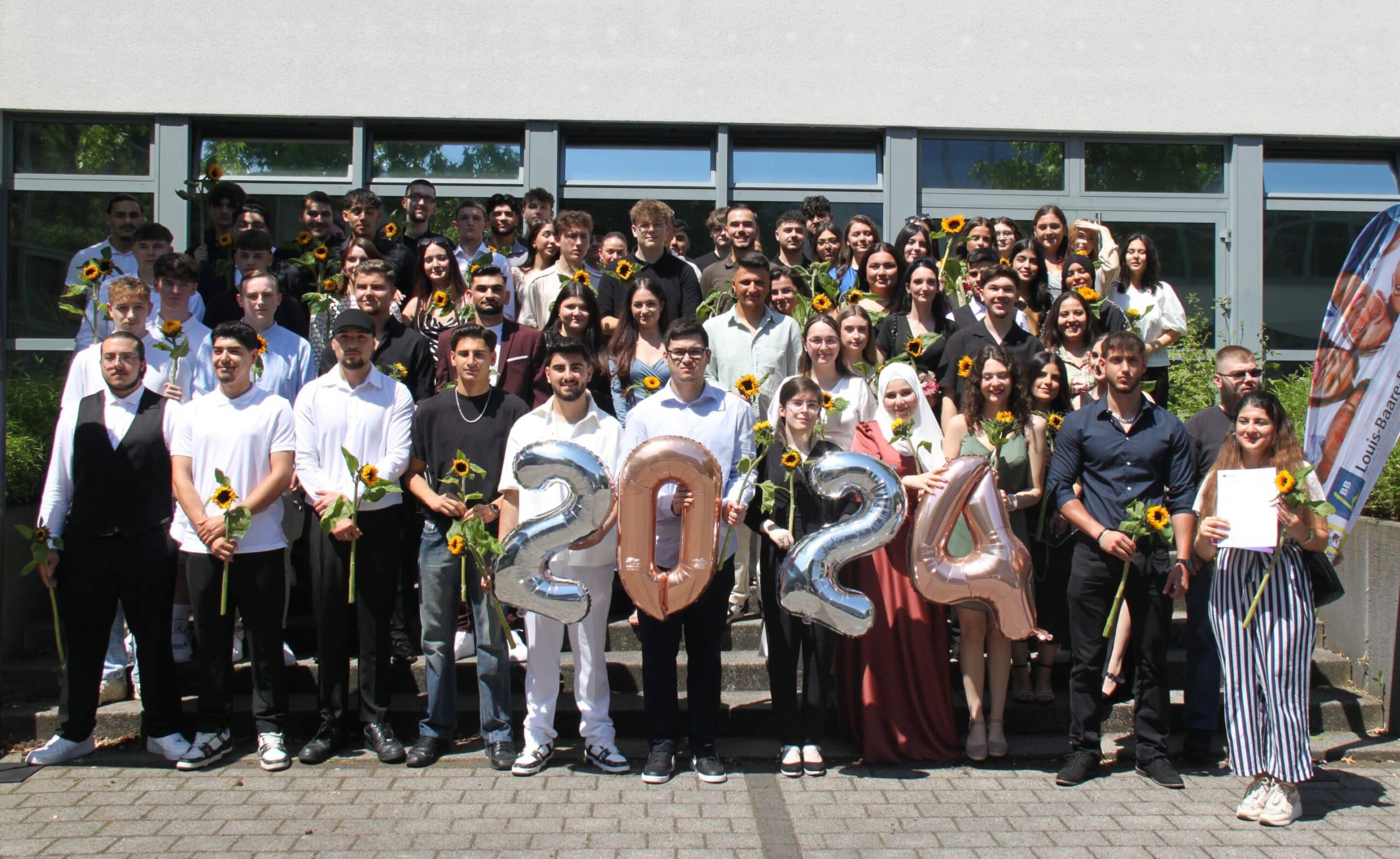 Erfolgreicher Abschluss in der Höheren Handelsschule - Louis-Baare ...